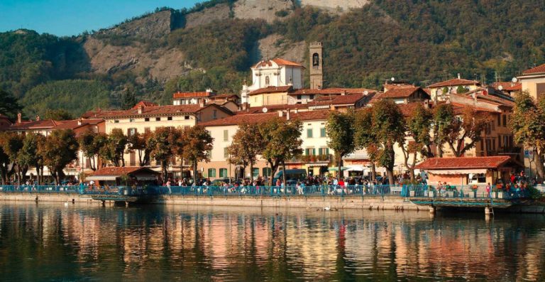 Le 7 cose da vedere a Sarnico il borgo sul Lago d'Iseo Capitale del Liberty