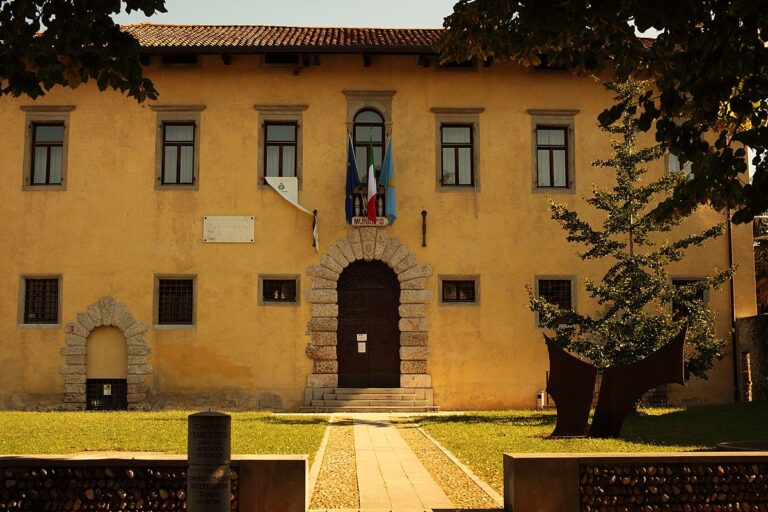Visitare Tarcento "La Perla del Friuli": castello, passeggiate, cascate ...