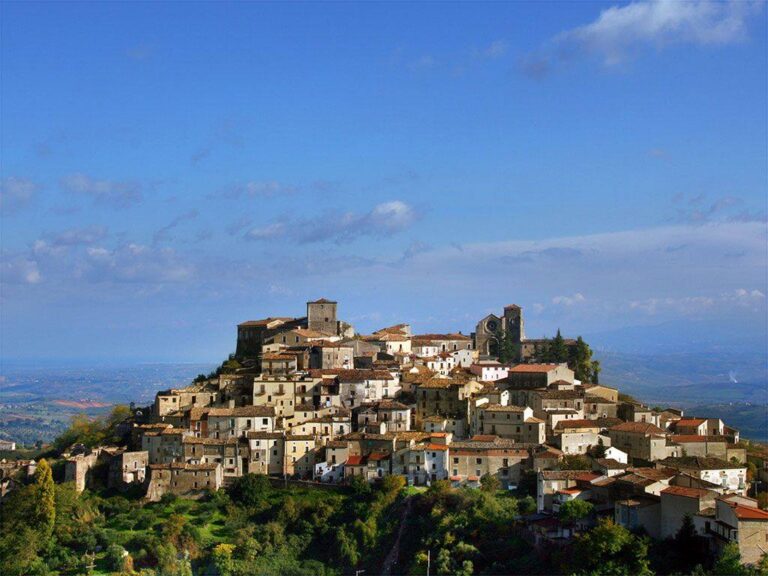 5 cose da vedere ad Altomonte, "il borgo medievale della felicità"