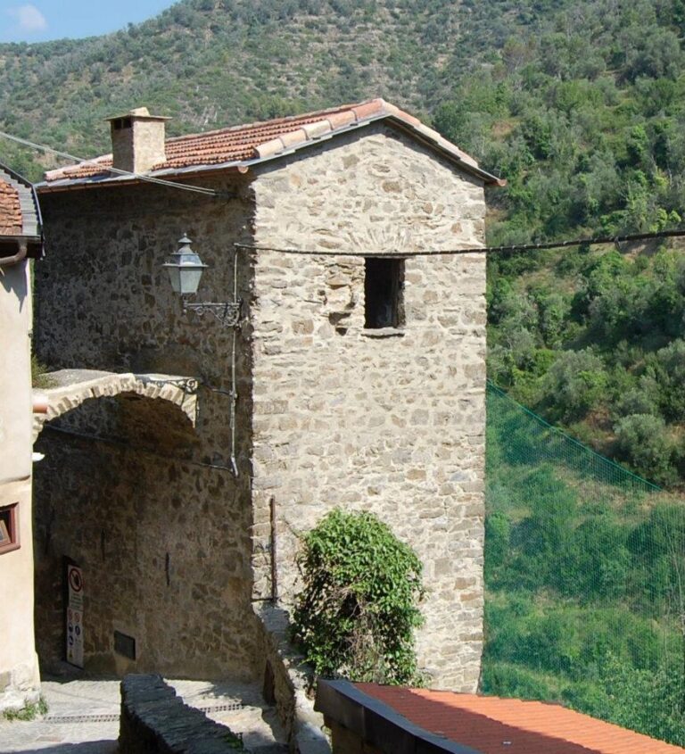 5 cose da vedere ad Apricale, il borgo medievale ligure baciato dal ...