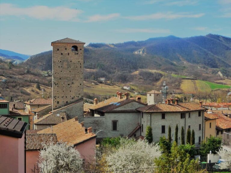 9 cose da vedere e da fare a Varzi, il suggestivo borgo medievale dell ...