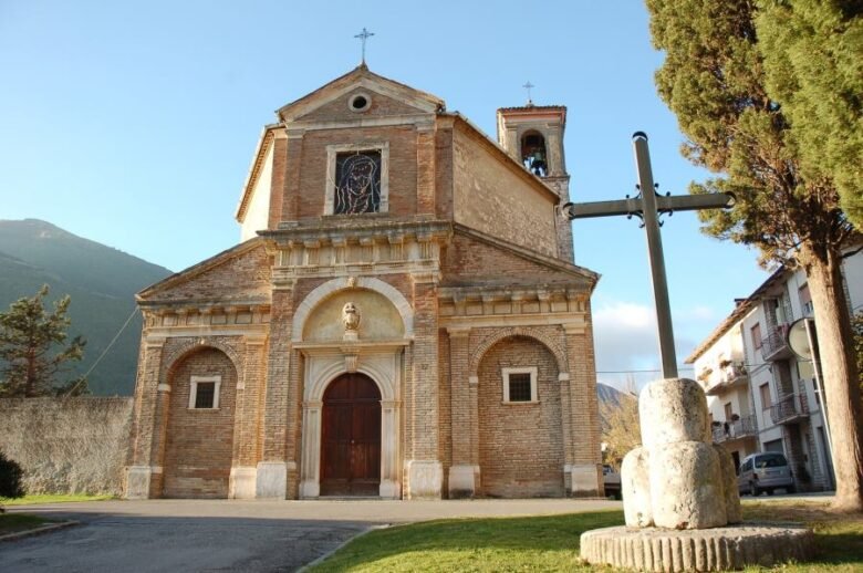 Cosa vedere a Piobbico, il borgo medievale conosciuto come "Il Paese ...