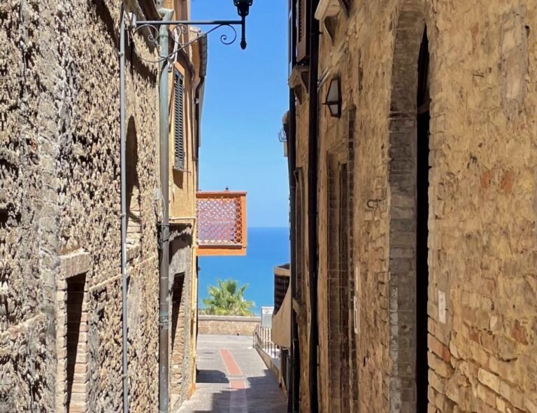 Vacanze a Silvi Marina: cosa vedere e spiaggia della "Perla dell'Adriatico"
