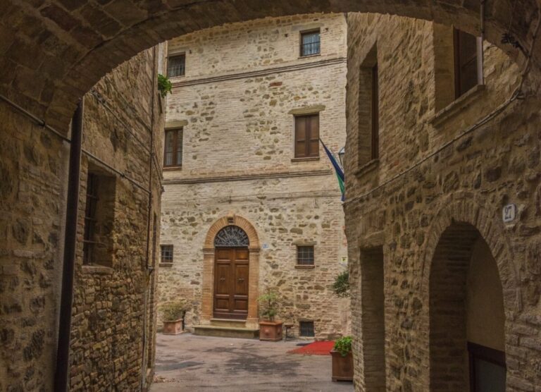 7 cose da vedere e da fare a Bettona, "Il Balcone panoramico dell'Umbria"