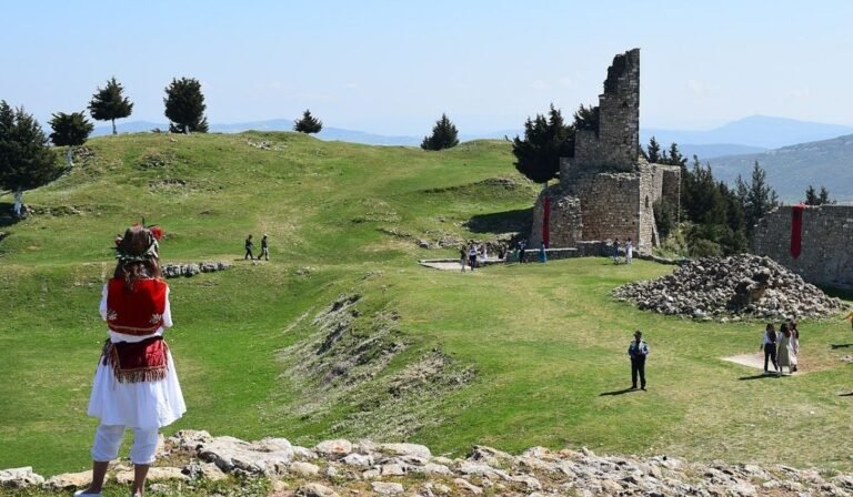 Vacanze a Valona: cosa vedere e cosa fare nella città più antica e ...