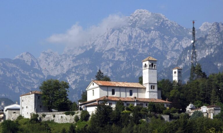 Chiusaforte: cosa vedere e cosa fare nel "Borgo della Cascate più bello ...