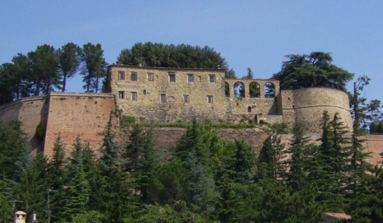 Visitare Camerino: cosa vedere e cosa fare nell'antica città ...